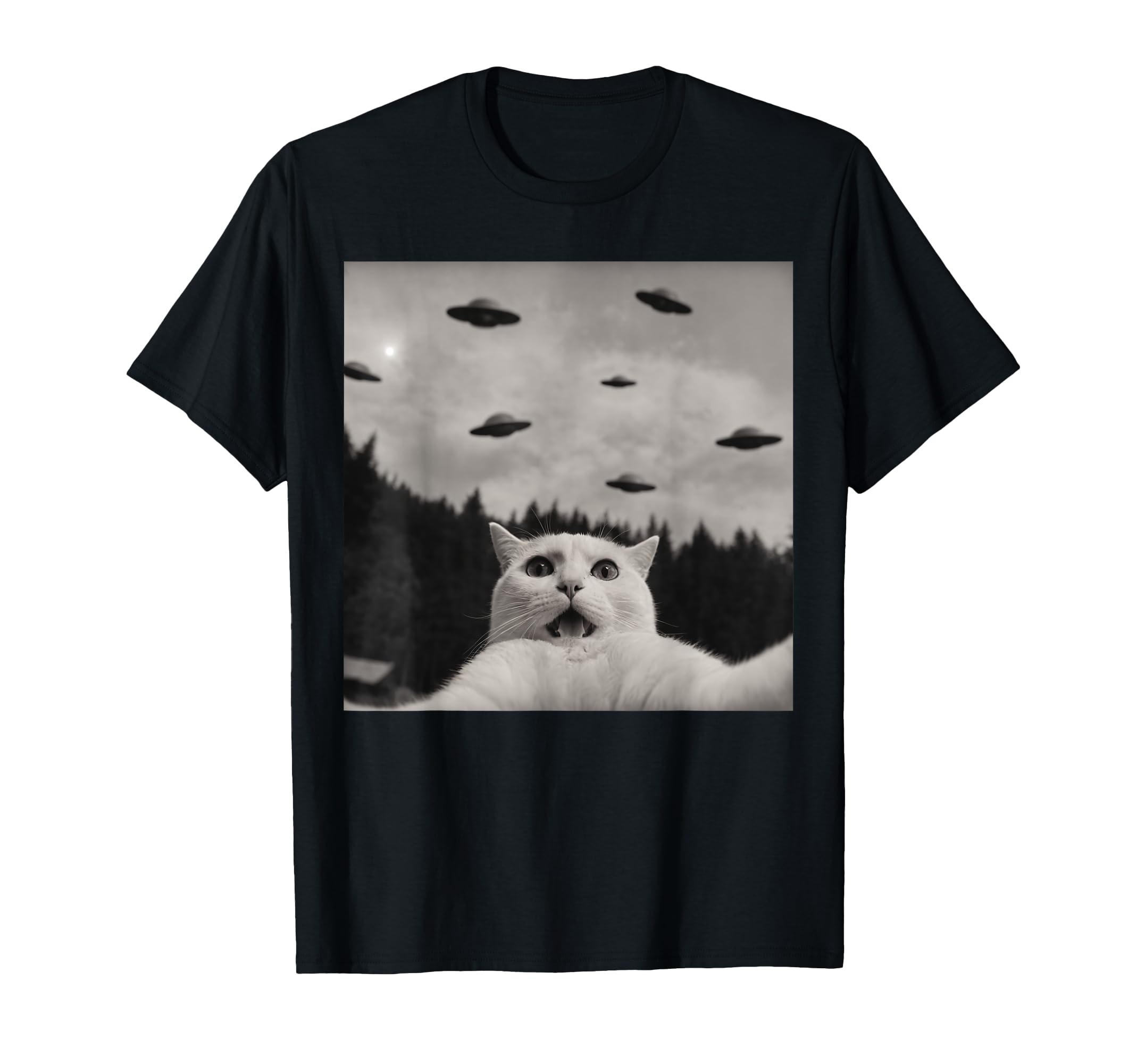 Amazon.com: Cat Selfie With Alien UFO, Funny Alien Cat Lovers T-Shirt ...
