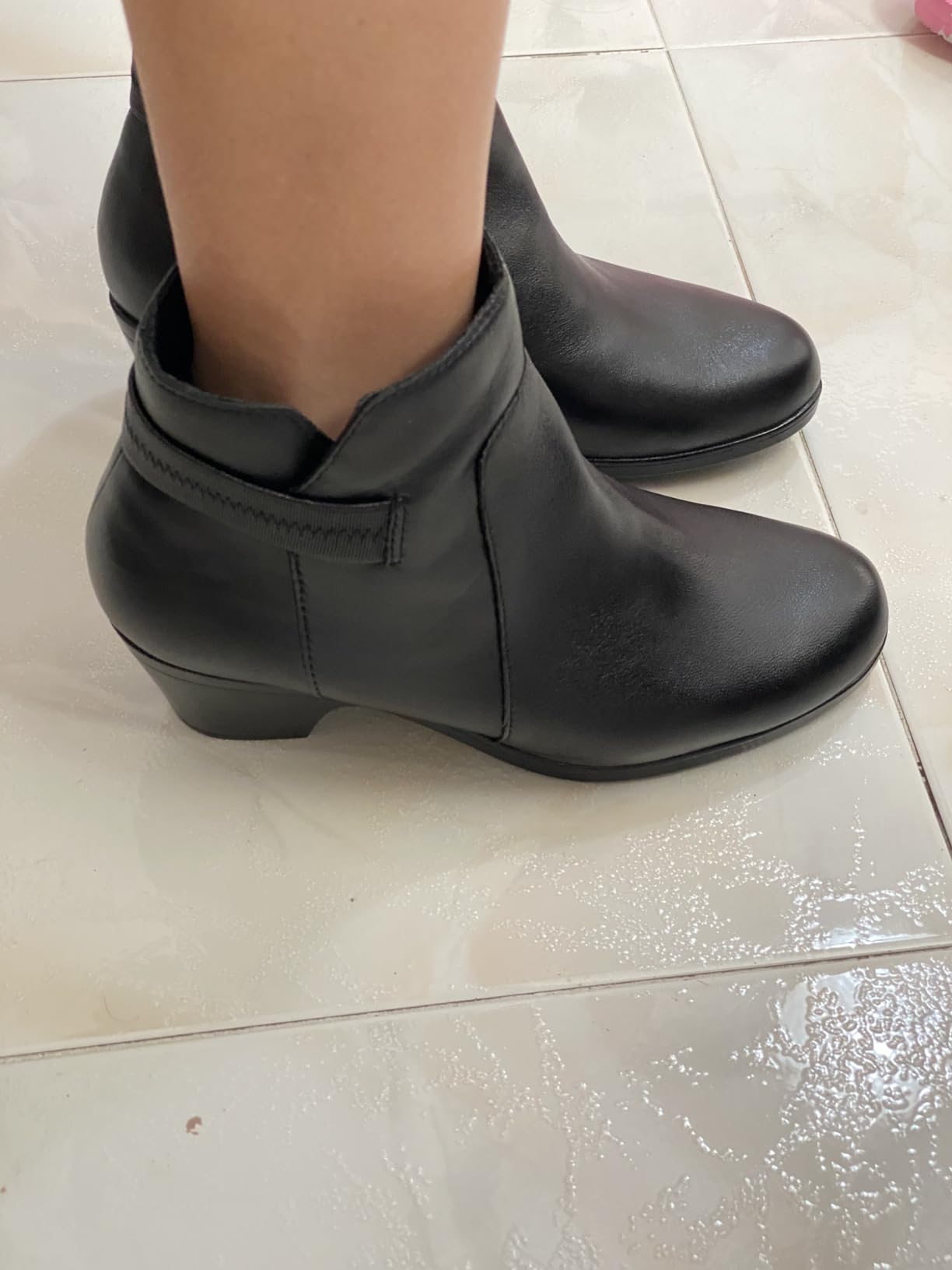 Amazon.com | Clarks Women's Emily 2 Holly Ankle Boot | Ankle & Bootie