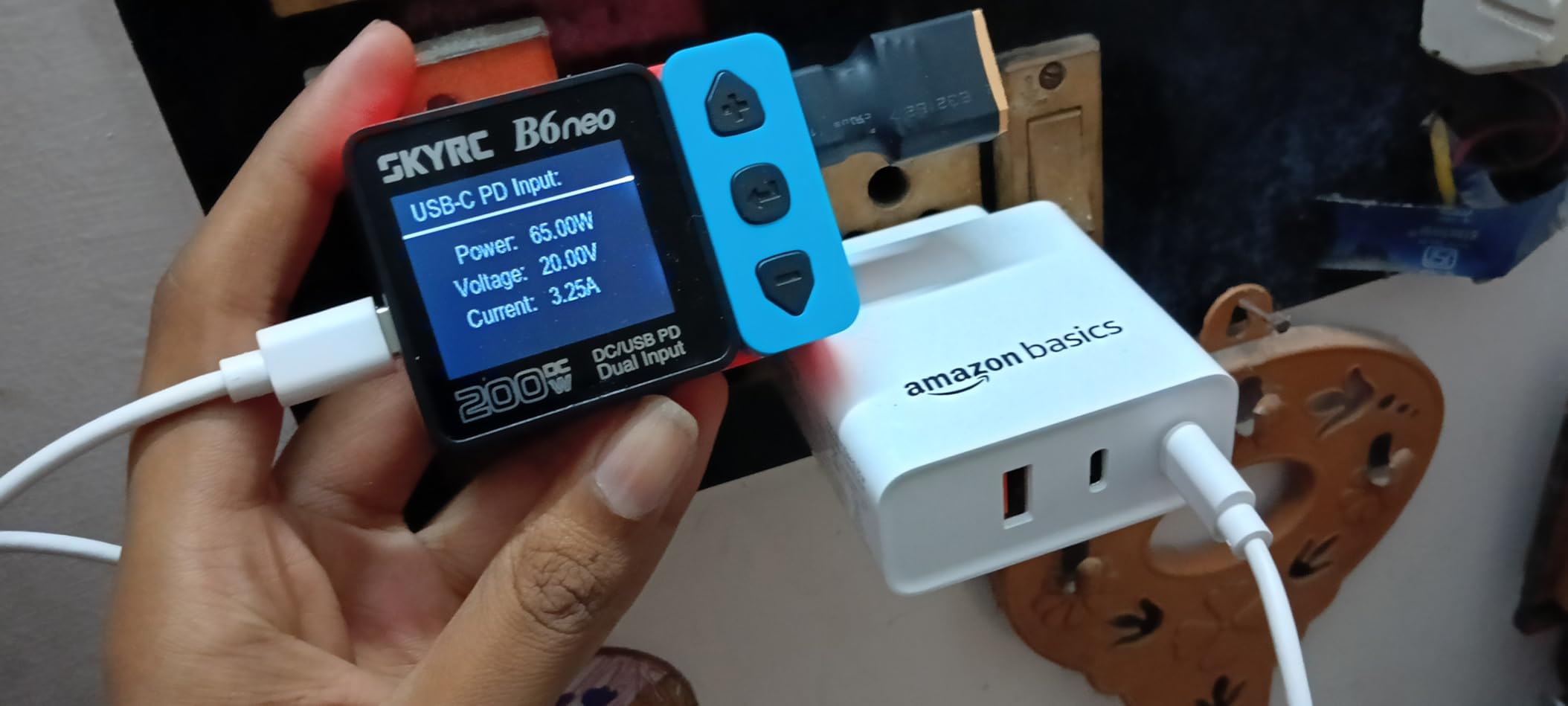 AmazonBasics High Power 65W Mobile/Laptop Charger Dual Port Output with ...