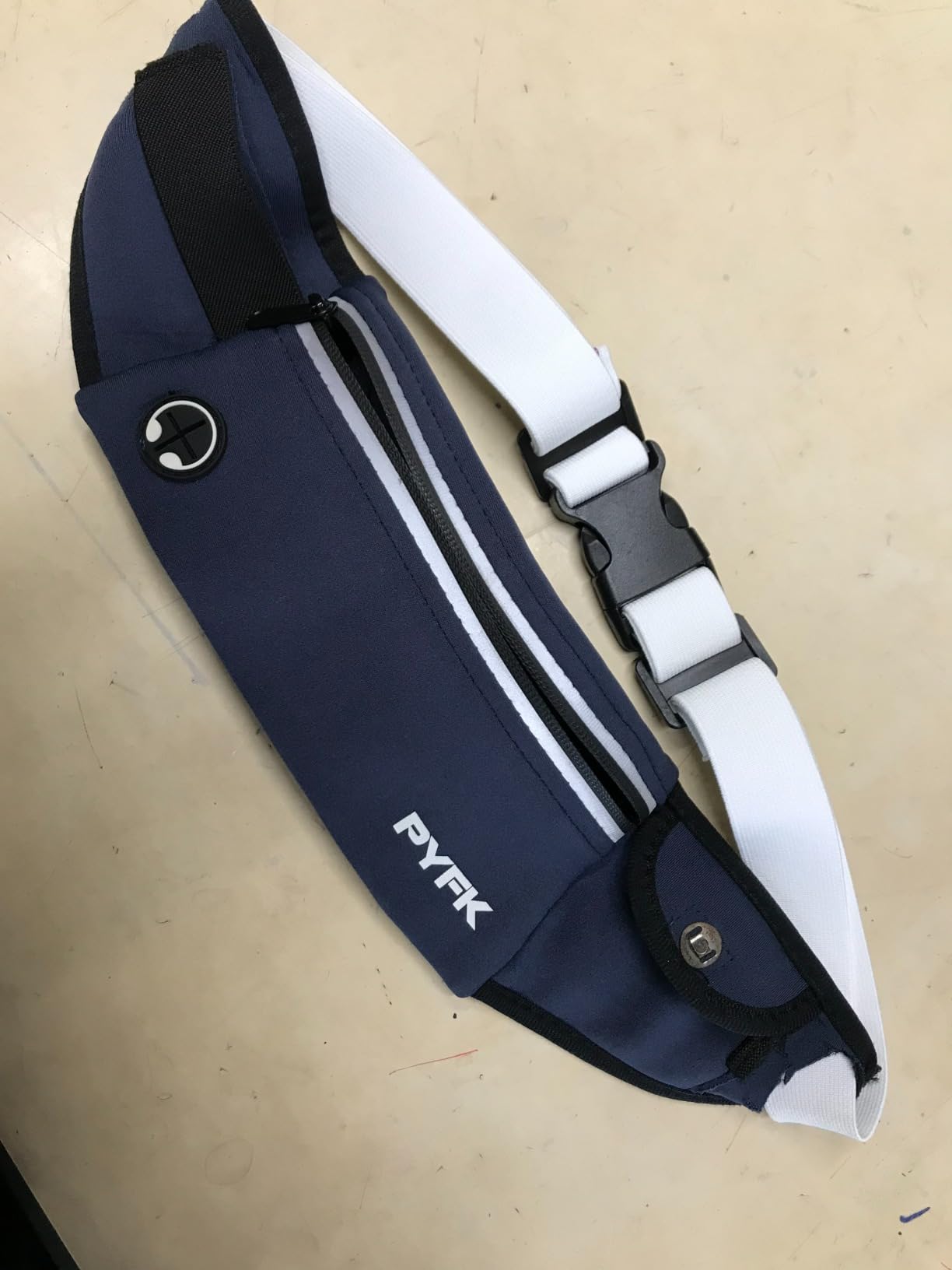 Amazon.co.jp: PYFK Running Pouch, Lightweight, Waterproof, No Bounce ...