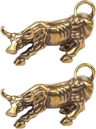 Amazon.com: OEIPSMK 2pcs Bullfighting Keychain Prosperity Statue Brass ...