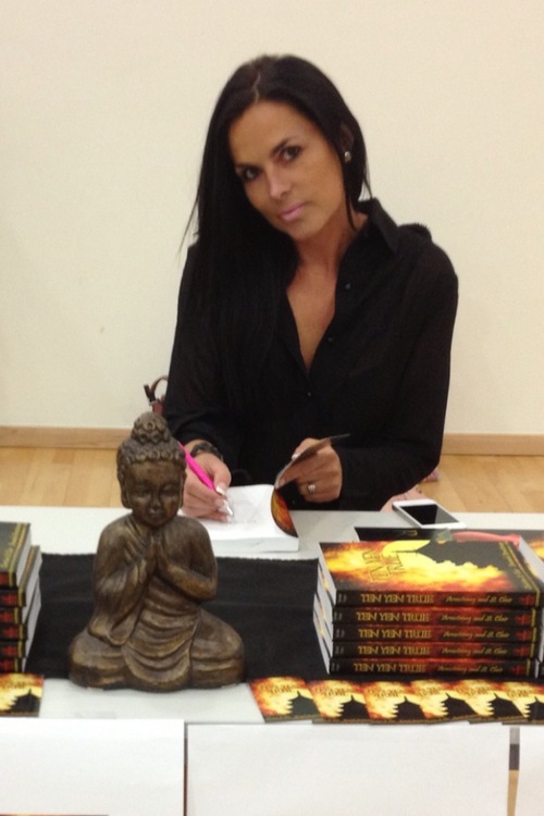 Amazon.com: Amanda Armstrong: books, biography, latest update