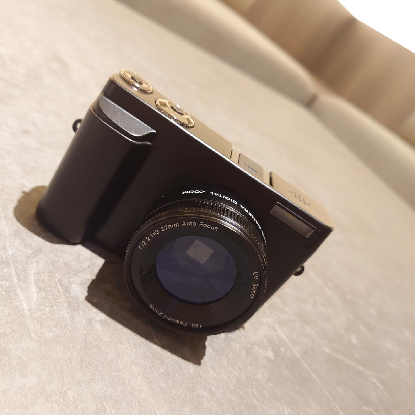 Amazon | Oiadek デジタルカメラ 4K 4800万画素 デジカメ バッテリー充電器付き オートフォーカス機能 180度回転可能 ...