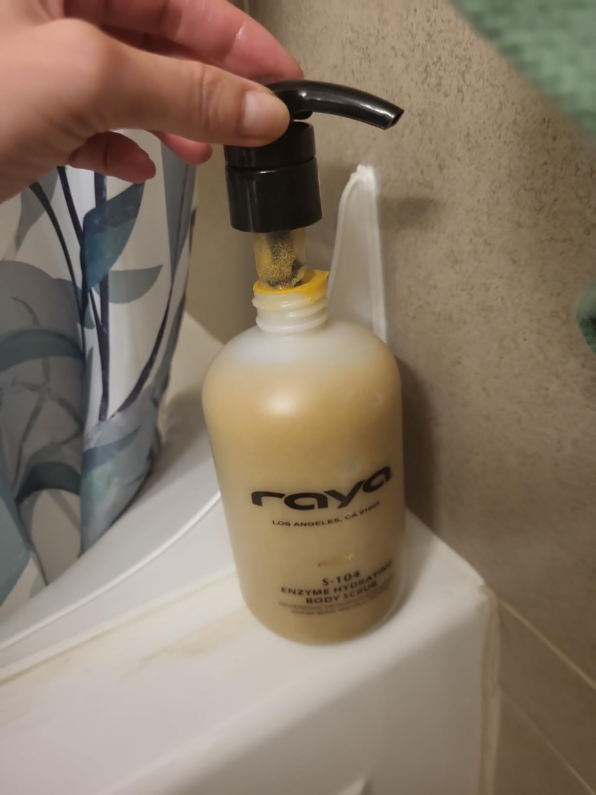 Amazon.com : RAYA Enzyme Hydrating Body Scrub 8 oz Cucumber Scent (S ...