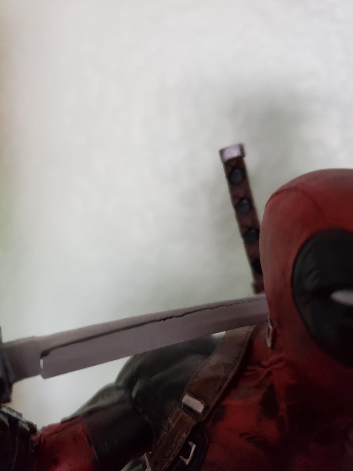 Amazon.com: Diamond Select Toys Marvel Premier Collection: Deadpool ...