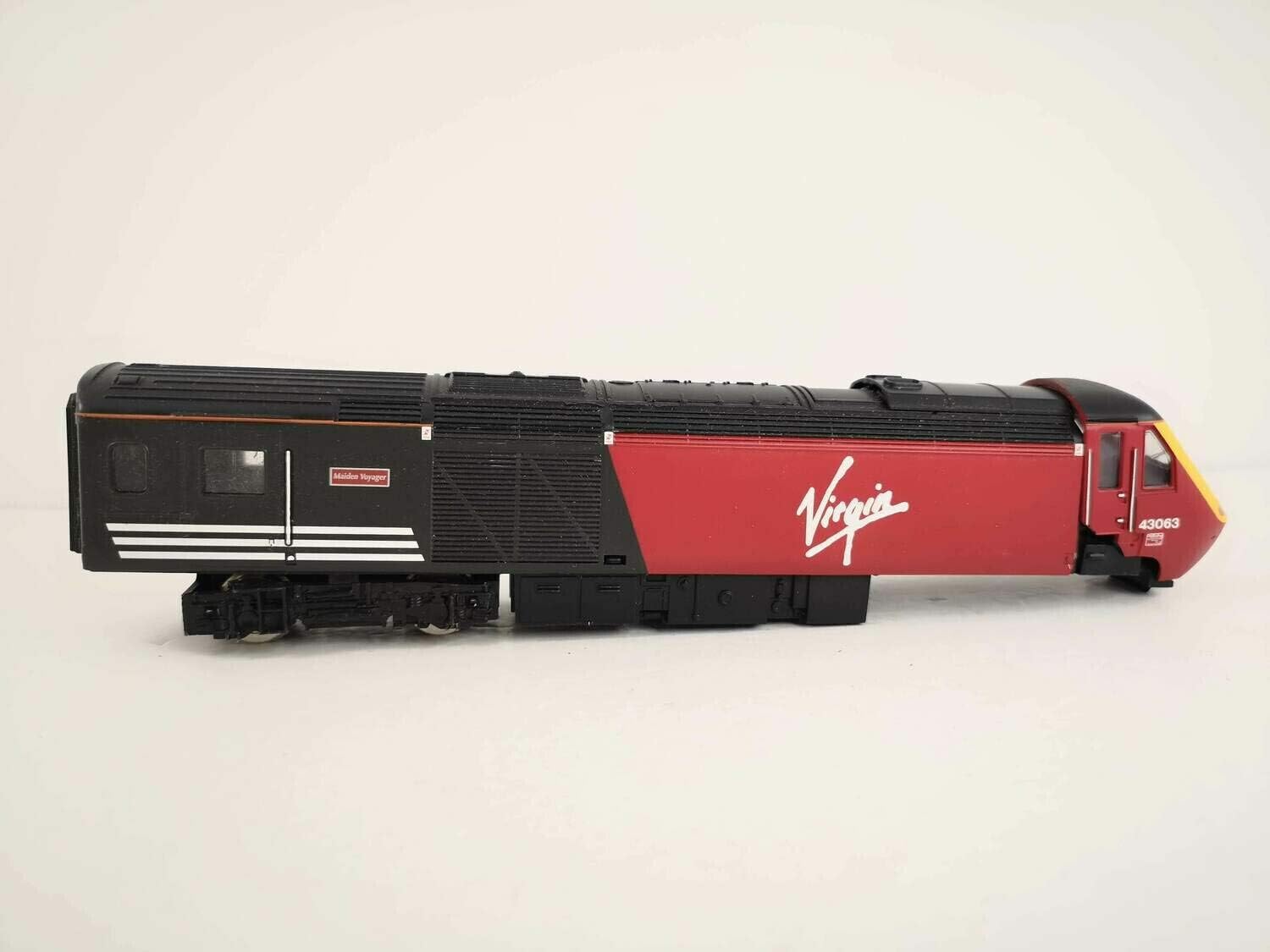 OO Gauge Hornby InterCity 125 HST Powered Car Virgin Trains 43063"Lady ...
