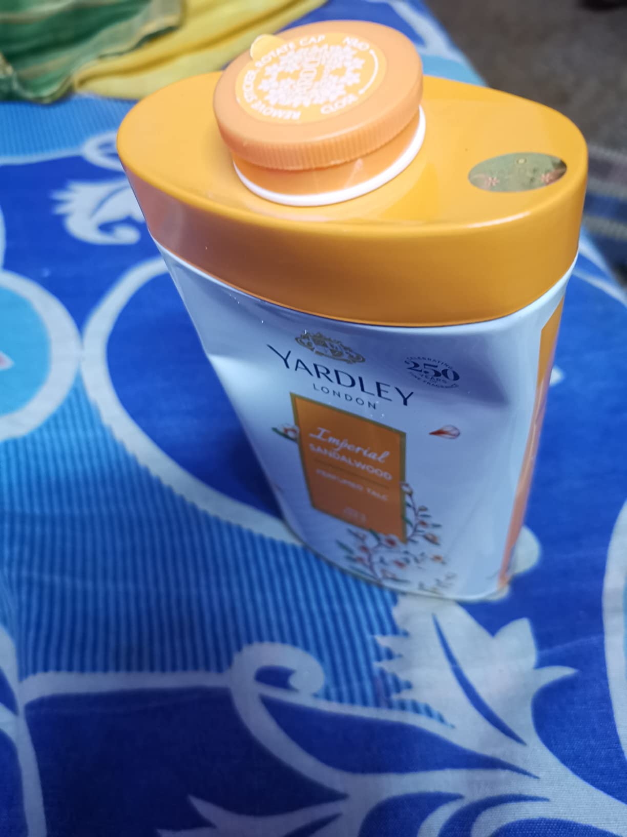 Yardley London Lace Perfumed Talc for Women, 250g powder : Amazon.in ...