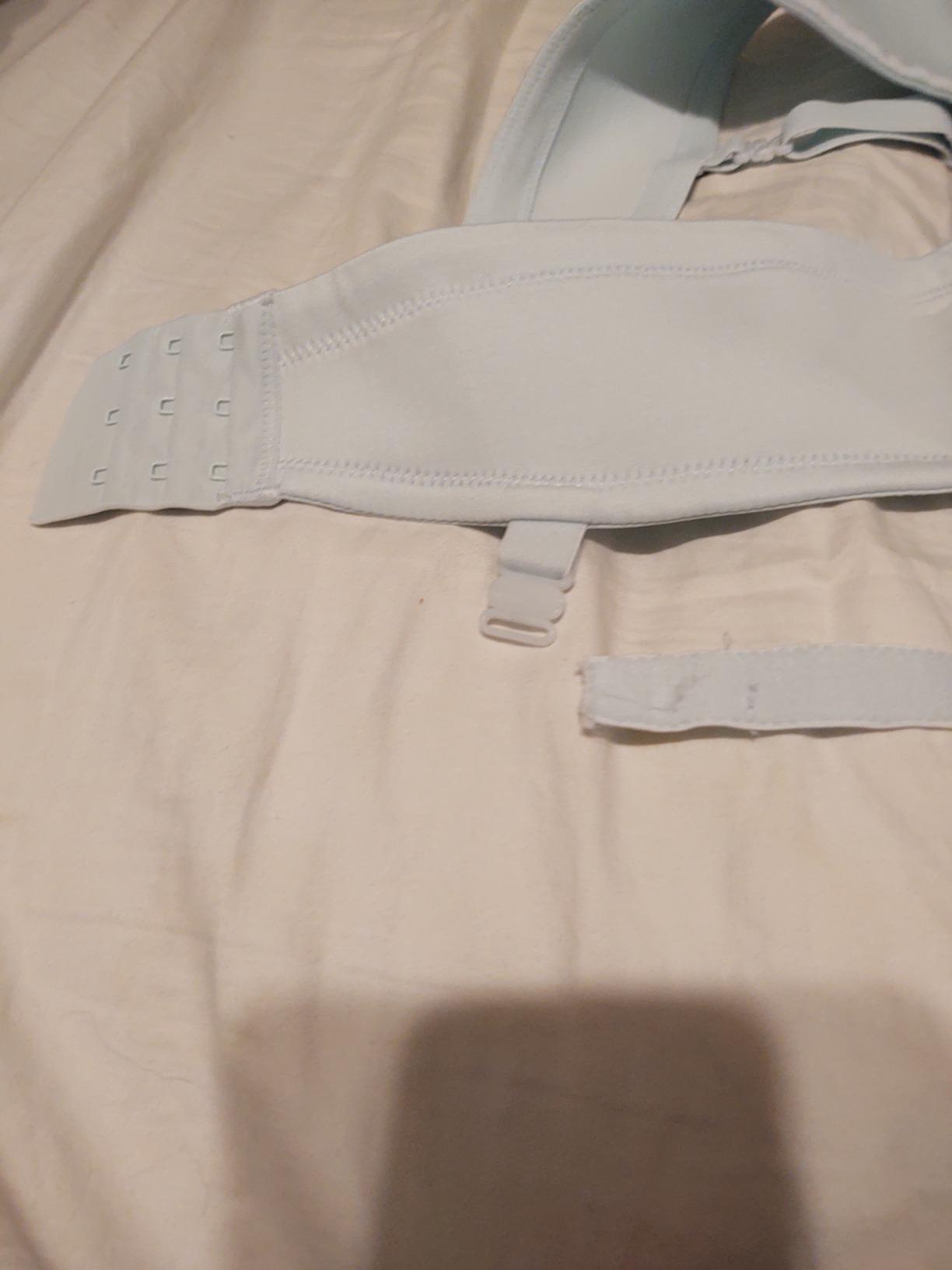 Vanity Fair Women's Body Caress Full Coverage Wirefree Bra 72335 at ...