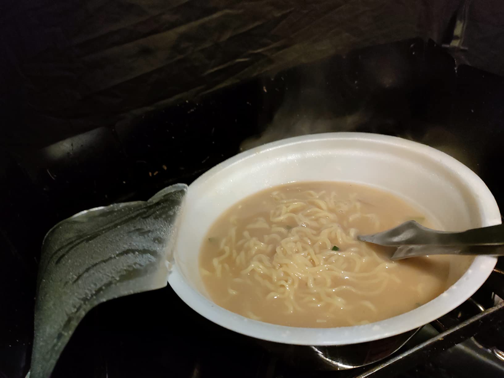 Amazon.co.jp: サンヨー食品 名店の味 天下一品 京都濃厚鶏白湯 138g×12個 : 食品・飲料・お酒