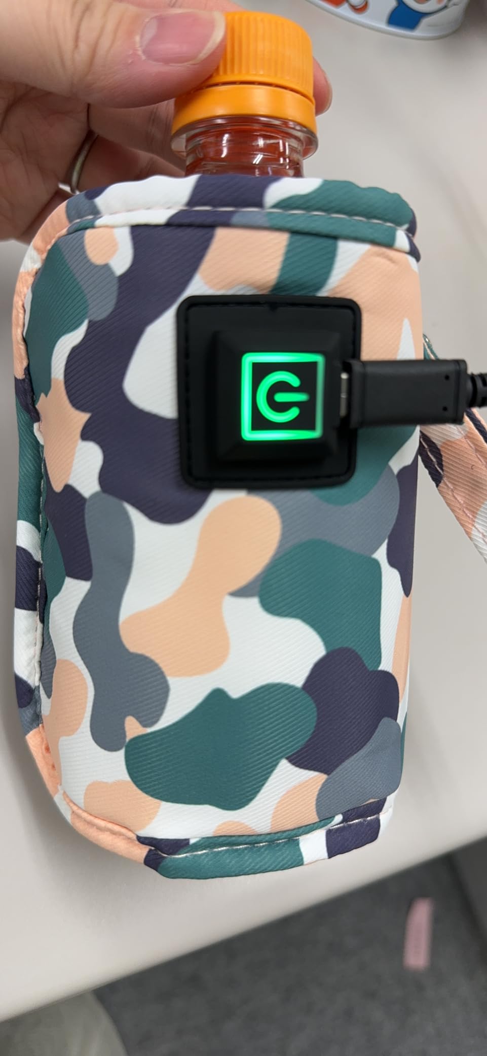 Amazon.co.jp: HapiChil 快適 ミルクウォーマー 【保育士セレクト】 持ち運び USB給電 3段階調整 哺乳瓶ウォーマー 日本語説明書 付き (迷彩ブラック) : ベビー ...