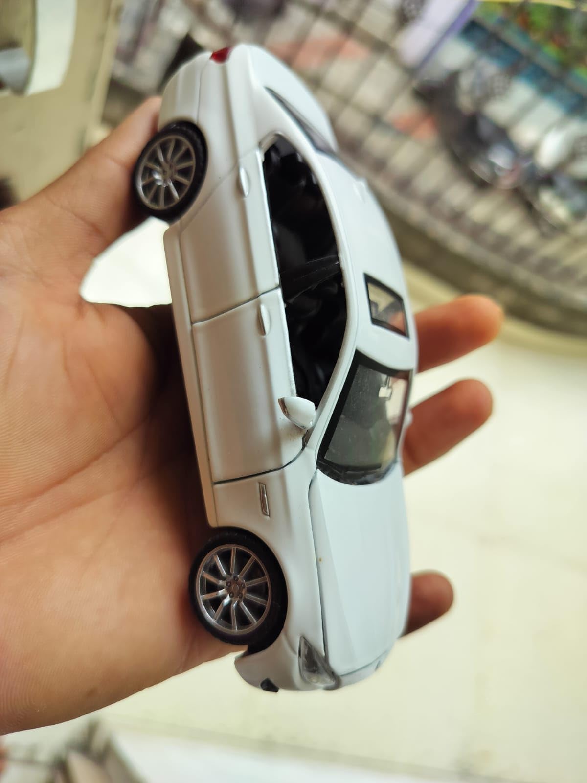 BUNZY Store 1:32 Toyata Land Cruiser Exclusive Model Car with Box, Zinc ...