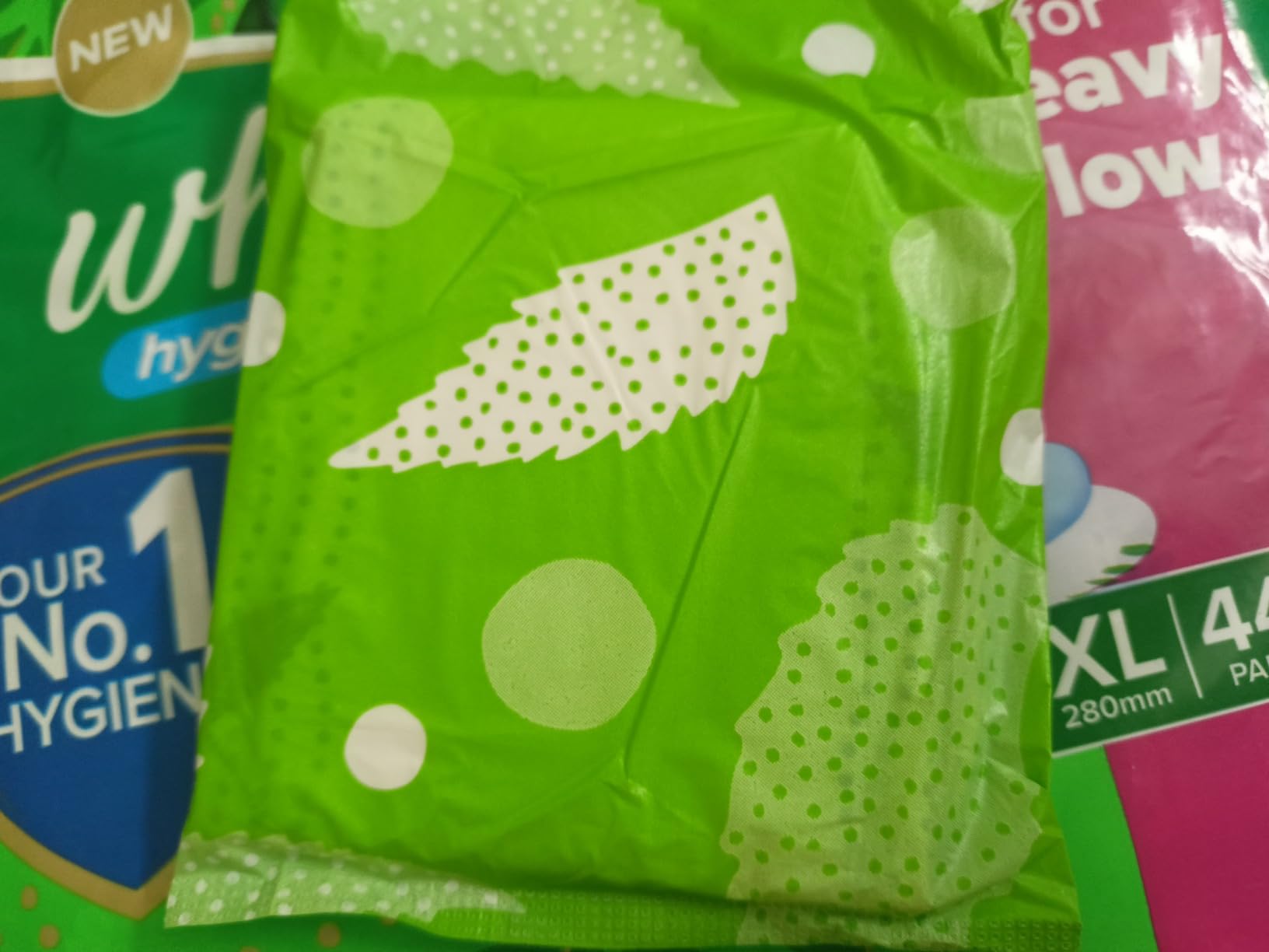 Buy Whisper Ultra Upto No Gap No Leaks Sanitary Pads, 48 XL Pads, For ...