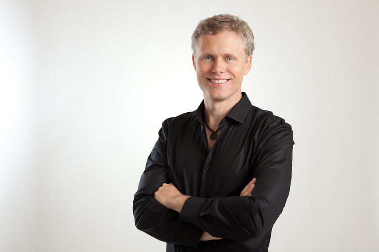 Amazon.com: A.J. Hoge: books, biography, latest update