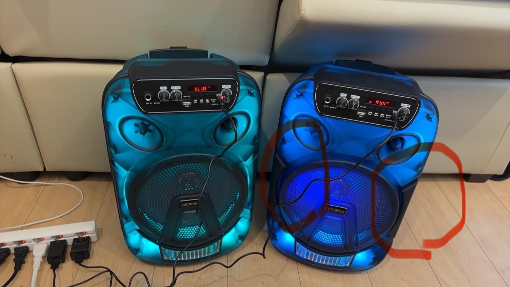 Amazon.co.jp: CICONIA 全身発光LEDパーティースピーカー 内蔵バッテリー CTGY10A 有線マイク リモコン付き オーディオ Bluetooth LEDライト 室内 ...