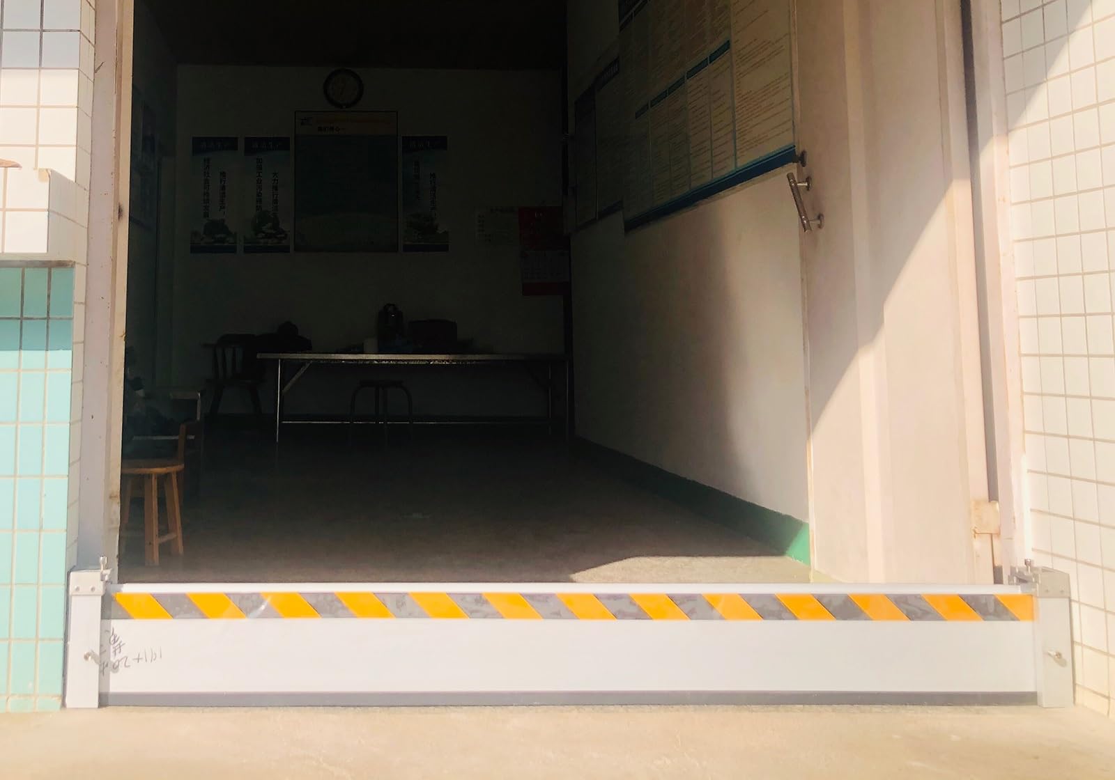 Amazon.com: Reusable Water Barriers for Patio Doors/ Warehouse Door ...