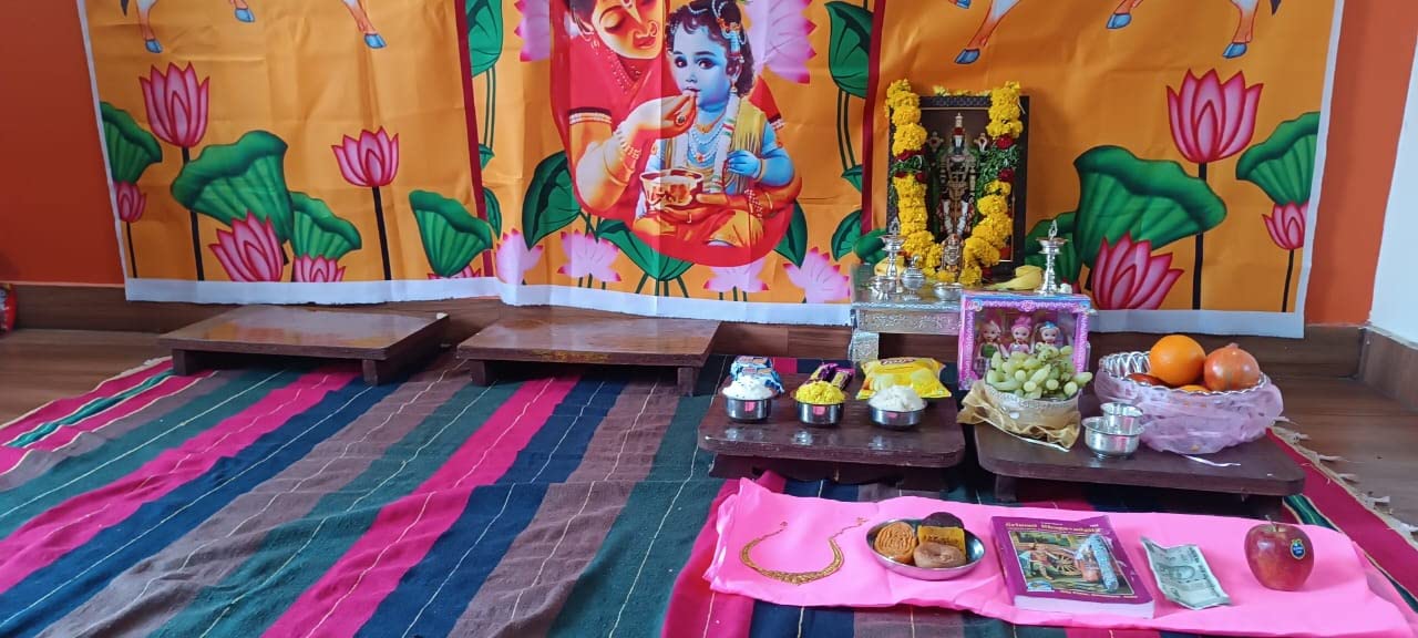 Ashvath Yashoda Maata with Lord Krishna Design Backdrop Cloth for Pooja ...