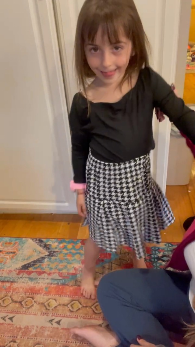 Watch adorable girls set on Amazon Live