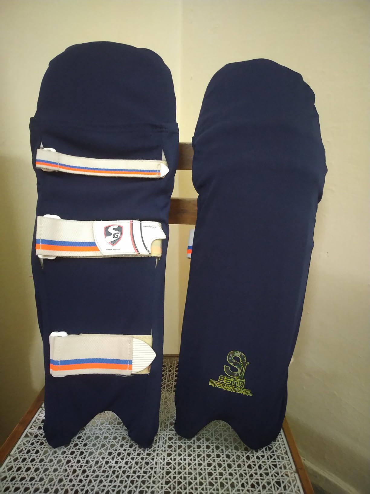S.I. The Original Cricket Leg Guard Clads/Skin/Fabric Outer Cover Only ...