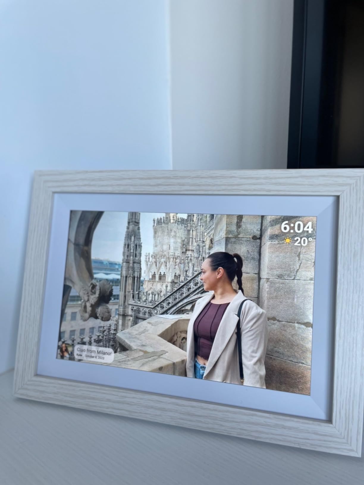 LuvLink Digital Photo Frame! White Smart Frameo WiFi Connected Photo ...