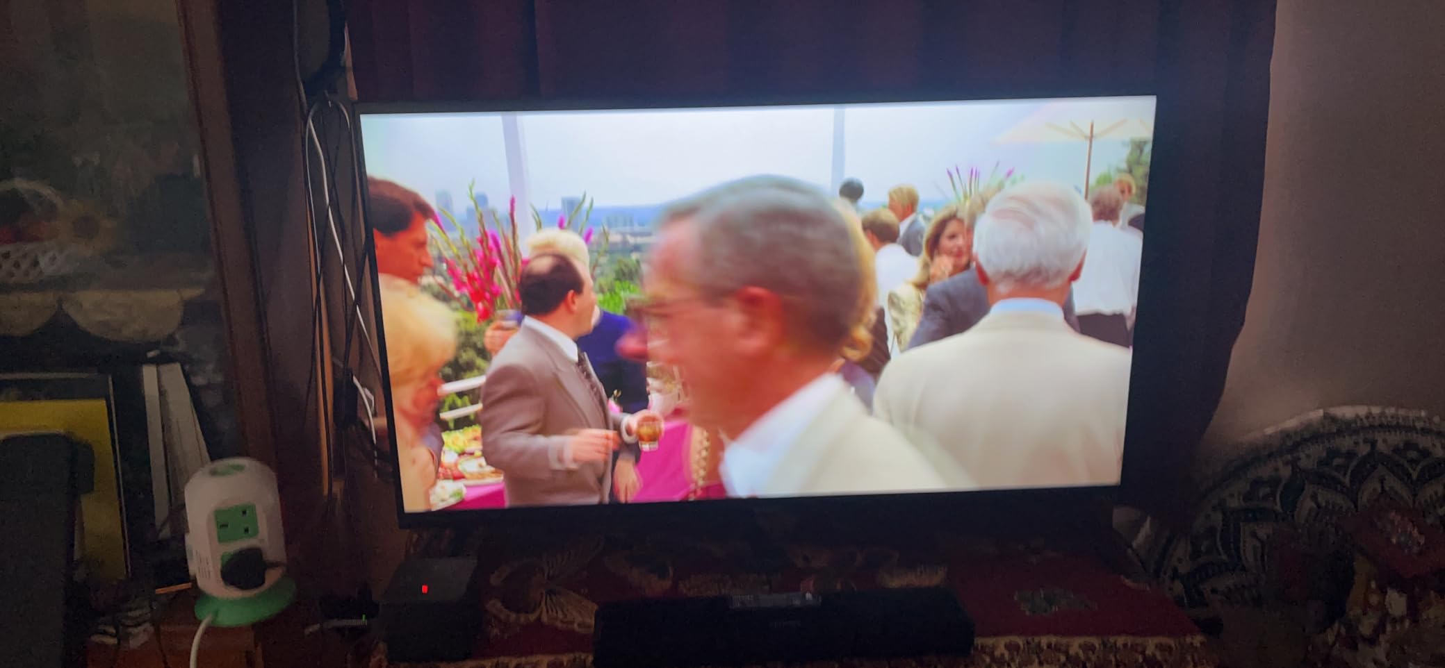 SHARP 24FD6K 24-Inch HD Ready Smart Roku TV™ in Black with Active ...