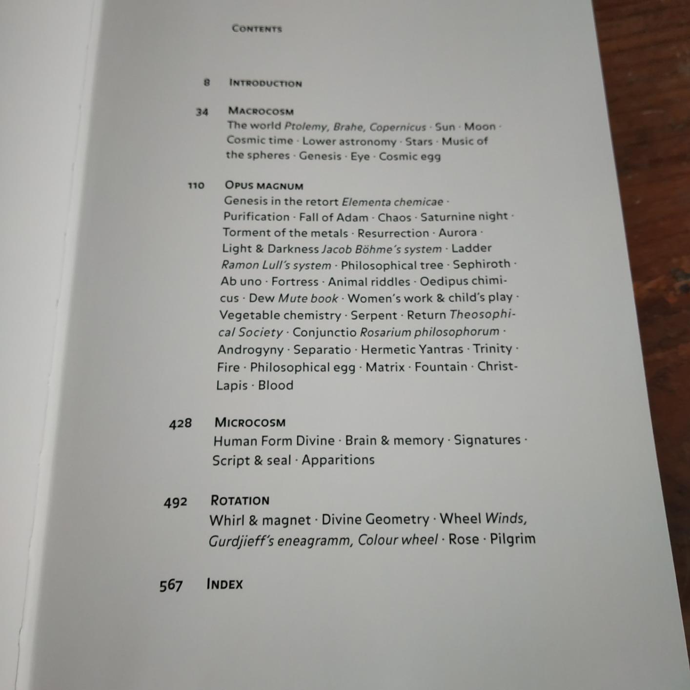 Alchemy & Mysticism : Roob, Alexander: Amazon.in: Books