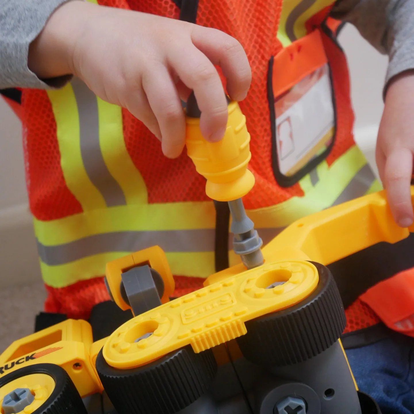 Liplay 14 in 1 DIY Assembly Truck Construction Toys for Boys and Girls ...