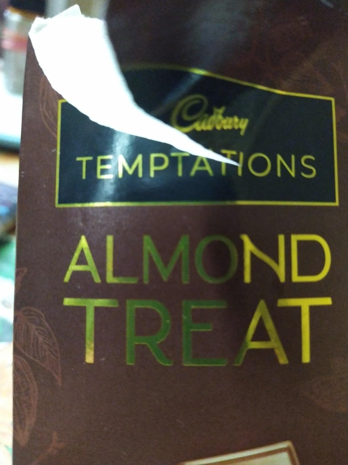 Cadbury Temptations Almond Treat Premium Chocolate Bar, 70 g : Amazon ...