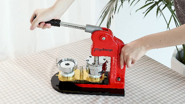 Watch Use the Badge Machine to Make Badges and Keychains on Amazon Live