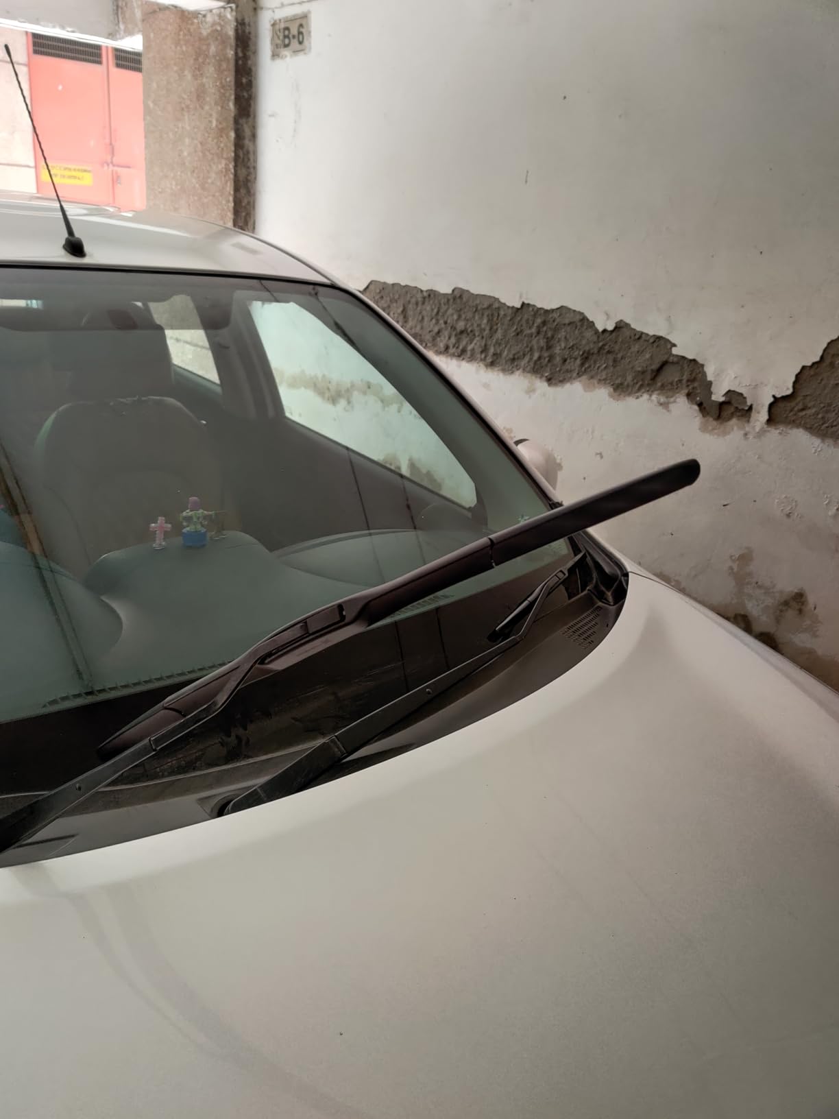 AutoClean Hybrid Wiper Blade For Renault Kwid Size 22" - 1 piece ...