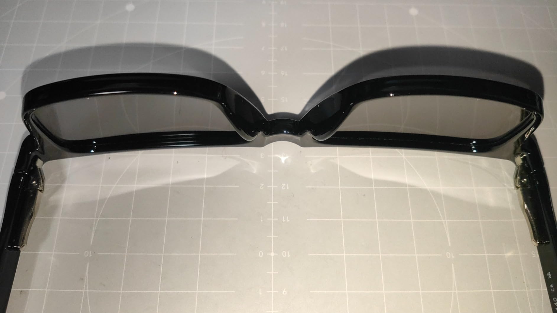 Amazon.co.jp: [MAIVARDAY] サングラス メンズ レディース UVカット偏光 TR90 ウェリントン型 運転用 弾性 グラデーションブルー sunglasses for ...