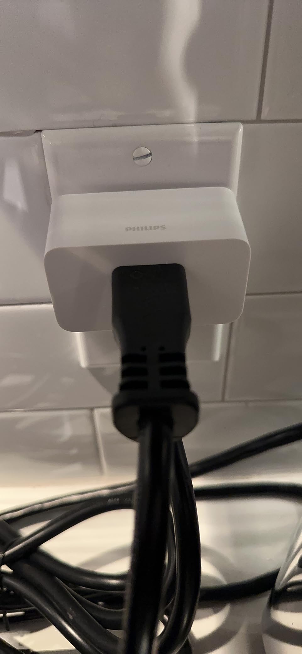 Philips Hue Smart Plug, White - 1 Pack - Turns Any Light Into a Smart ...