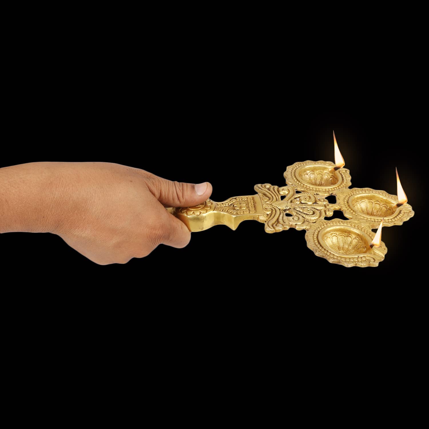 Buy Artvarko Brass 3 Wick Diya with Handle Aarti | Pooja Dhoop Diya ...