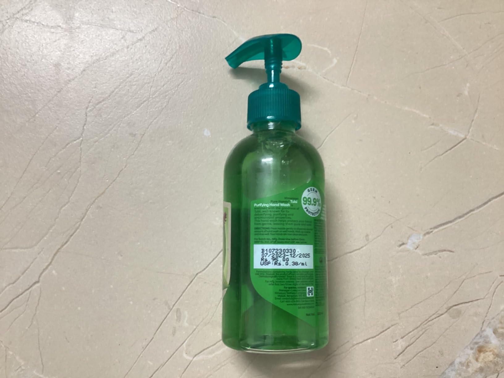 Himalaya Pure Hands Purifying Tulsi Hand Wash Pump 250 ml : Amazon.in ...