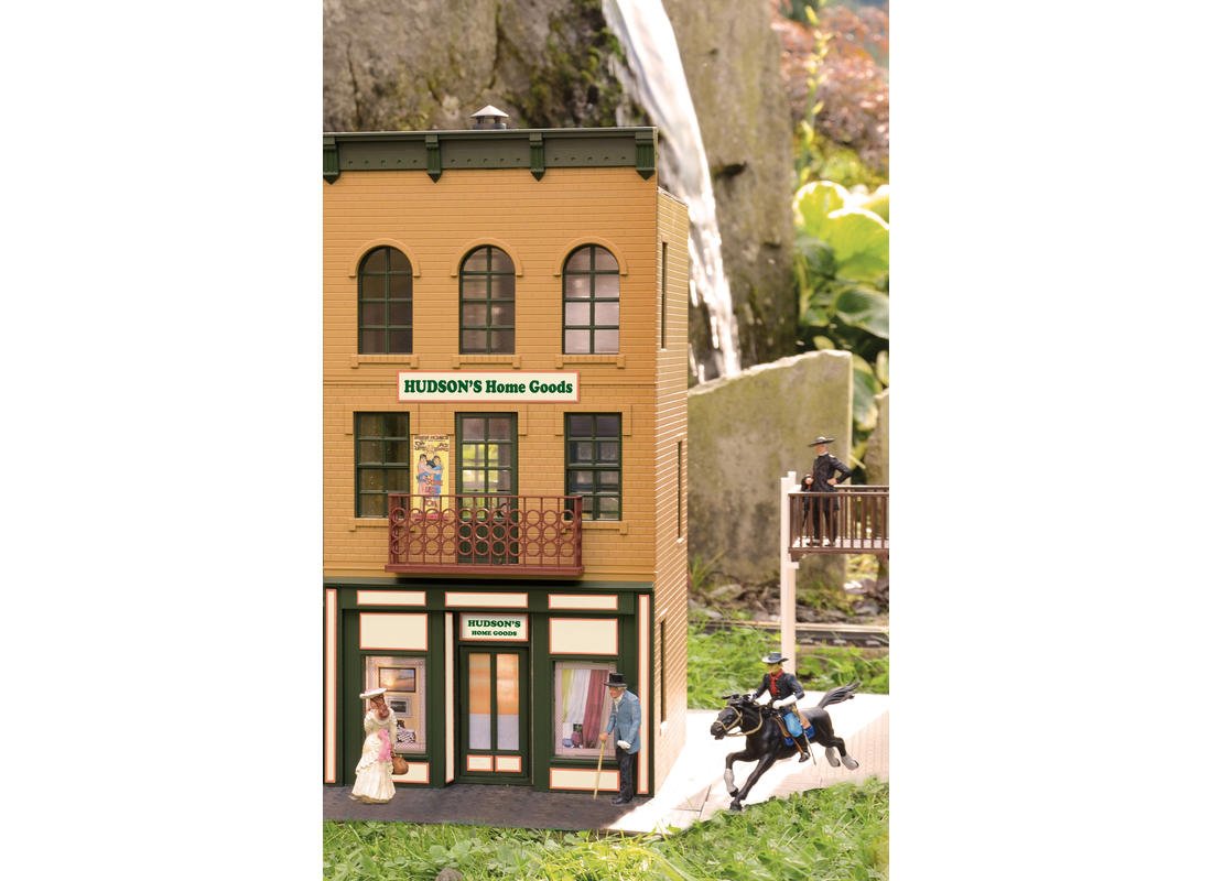 Amazon.com: Piko 62267 G Scale Kit Hudson's Dry Goods : Arts, Crafts ...