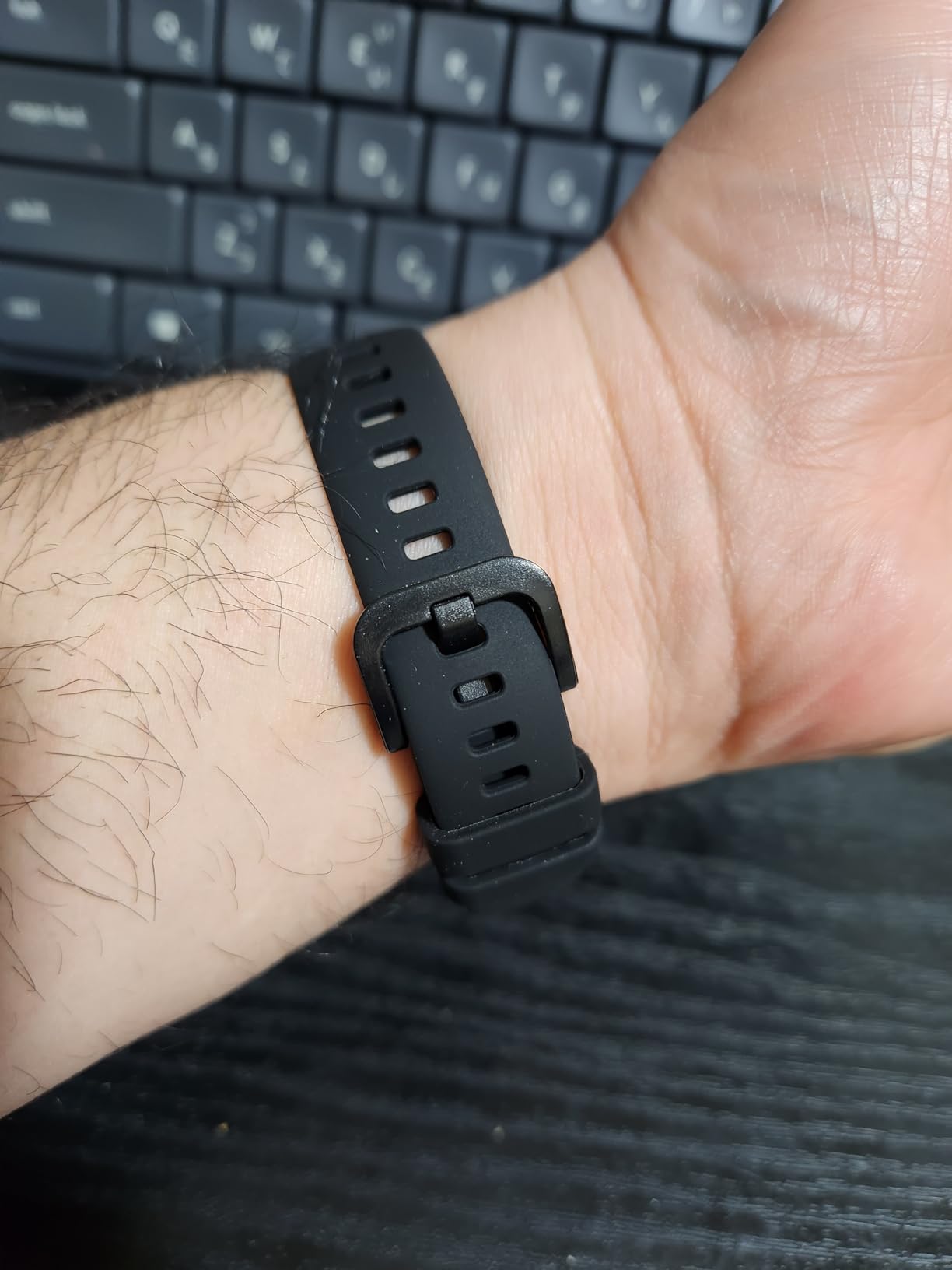 Amazon.co.jp: [Sitengle] Huawei band8対応交換バンド 2本セット ファーウェイ バンド8用ベルト シリコン 柔らかい band8 替えバンド 通気 調節可能 ...