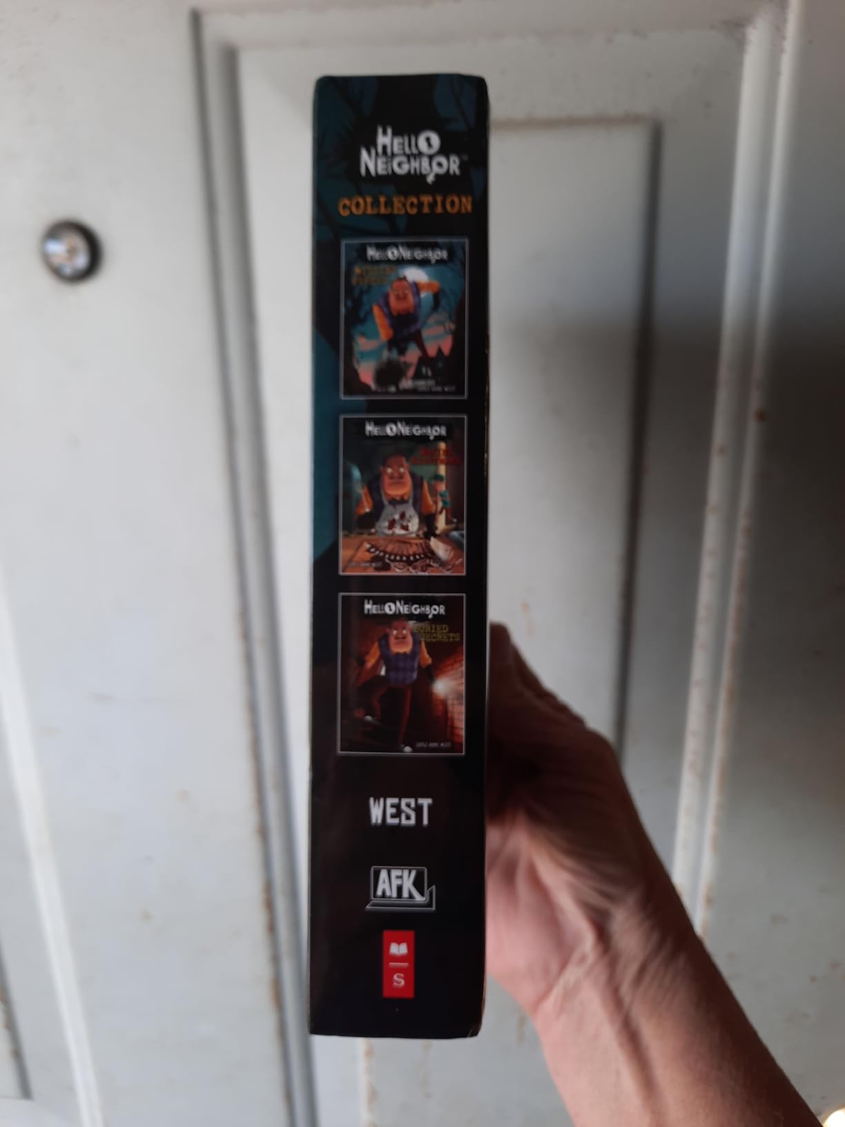 Hello Neighbor Collection: West, Carly Anne, Heitz, Tim: 9781338600858 ...