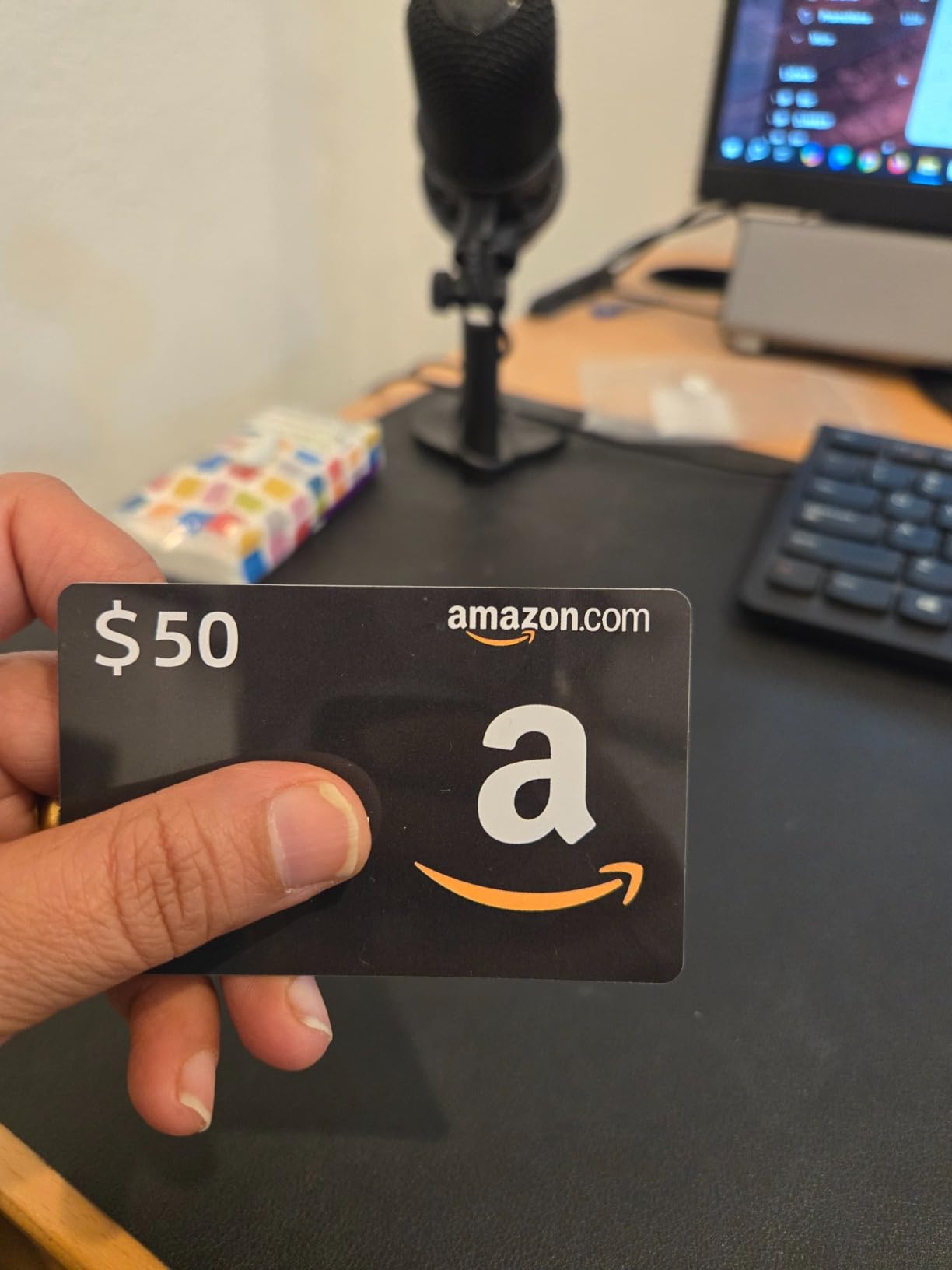 Amazon.com: Amazon eGift Card - Ornaments (Animated): Gift Cards