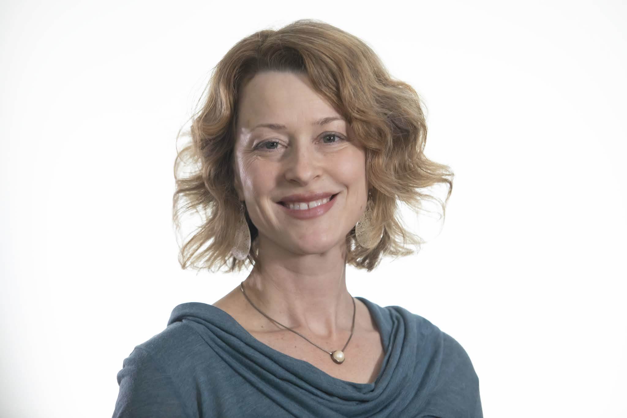 Amazon.com: Jennifer Hickes Lundquist: books, biography, latest update