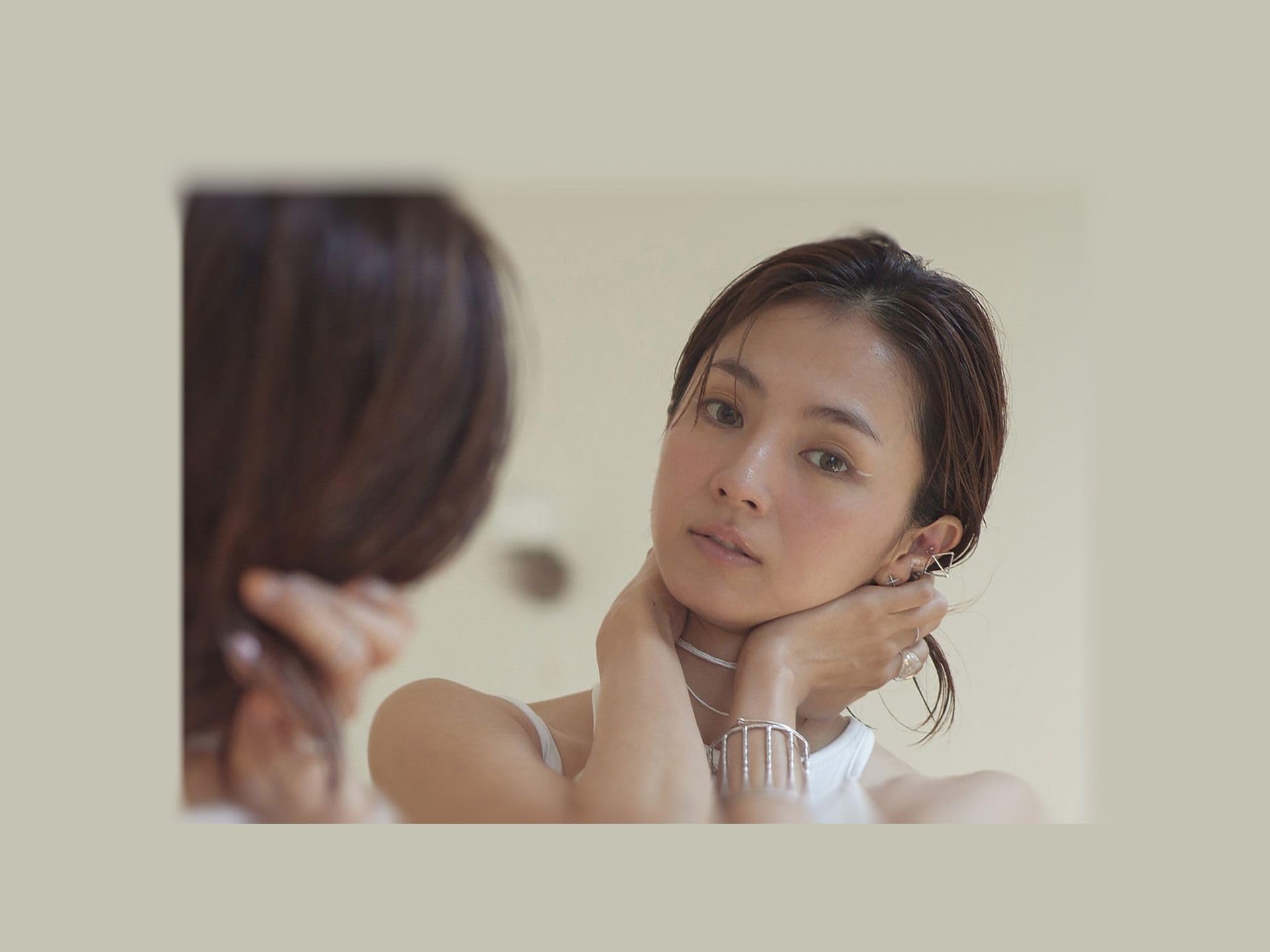 Mondo GrossoのIN THIS WORLD EPからの楽曲IN THIS WORLD feat. 坂本龍一 [Vocal : 満島 ...