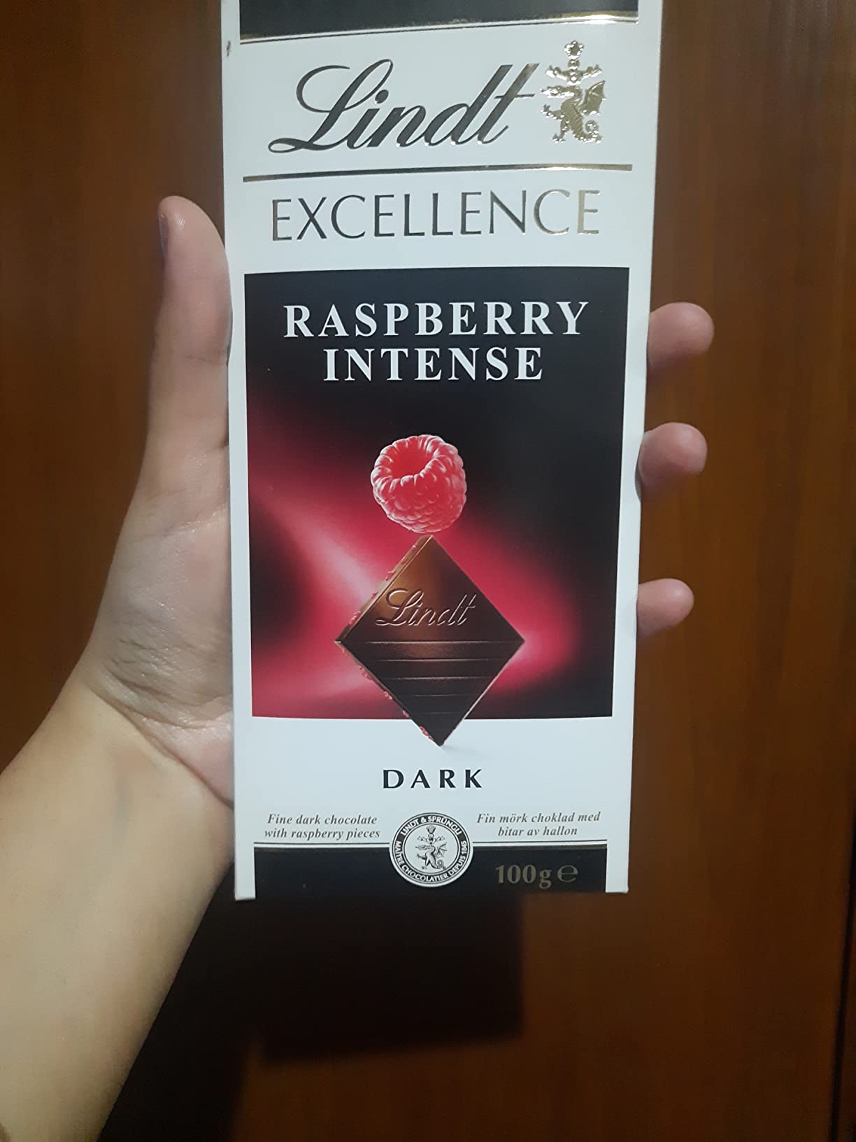 Lindt Excellence Cherry Intense Dark Chocolate, 100 g : Amazon.in ...