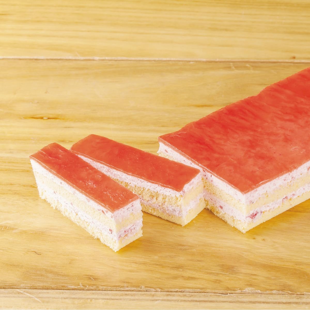 Amazon.co.jp: [冷凍]Dolceze 苺のショートケーキ 430g : 食品・飲料・お酒