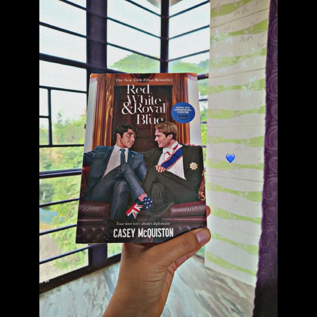 Red, White & Royal Blue : Casey McQuiston: Amazon.in: Books