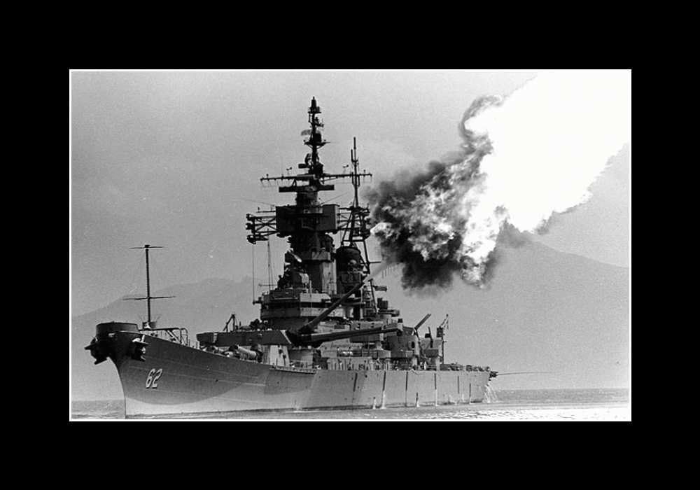 Amazon.com: Iowa Class (BB-61 through BB-66), 1940 & 1941 Building ...