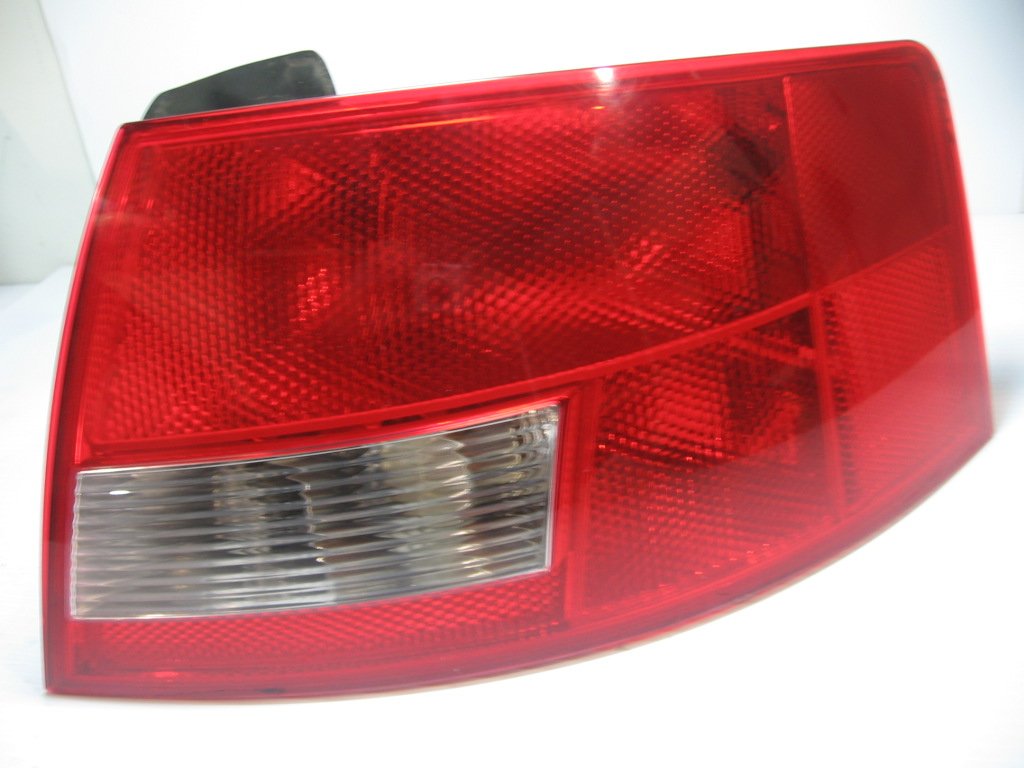 Genuine Audi (8H0945096B) Tail Light : Amazon.in: Car & Motorbike