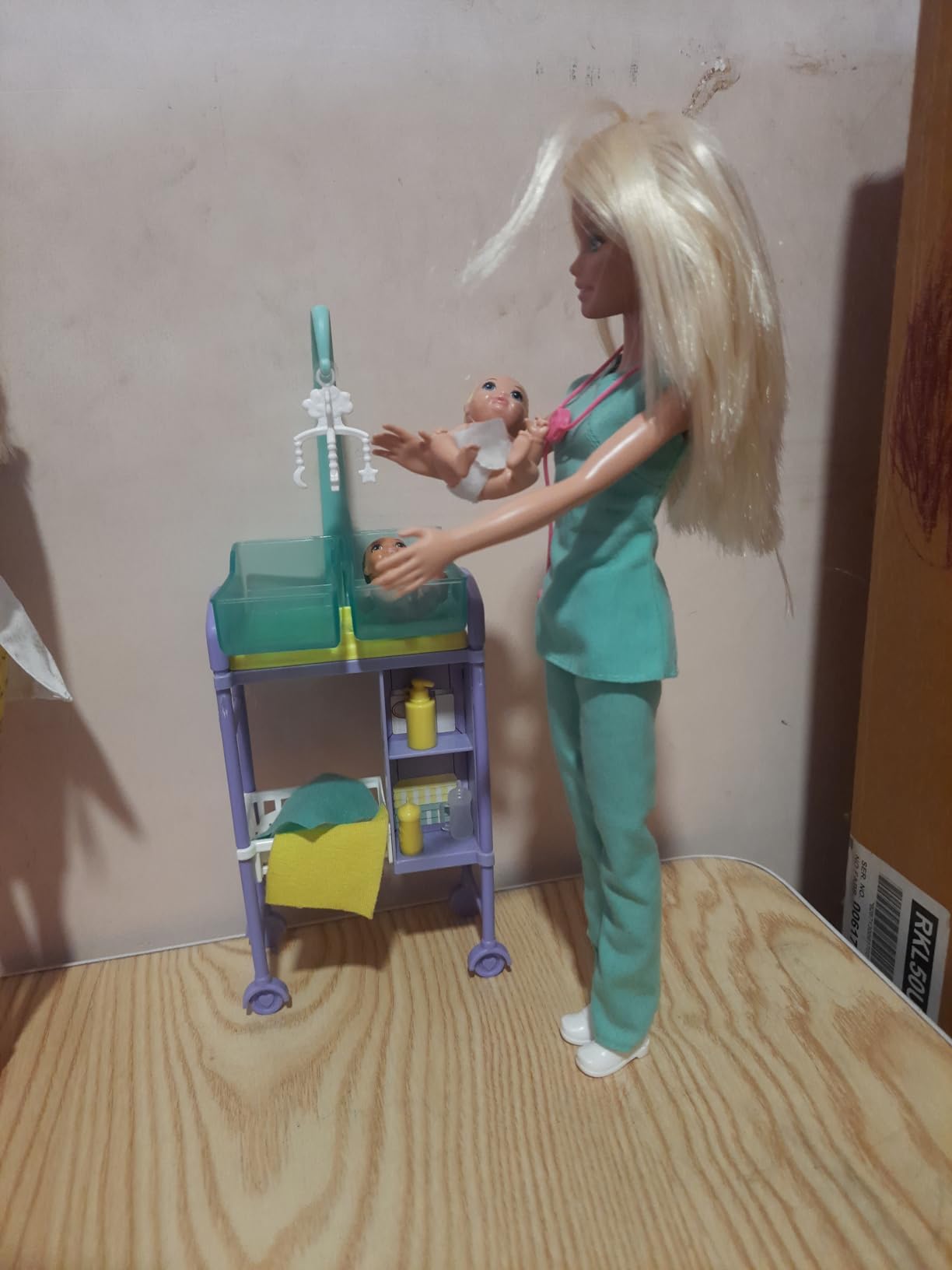 Barbie Baby Doctor Playset with Blonde Doll, 2 Infant Dolls, Exam Table ...