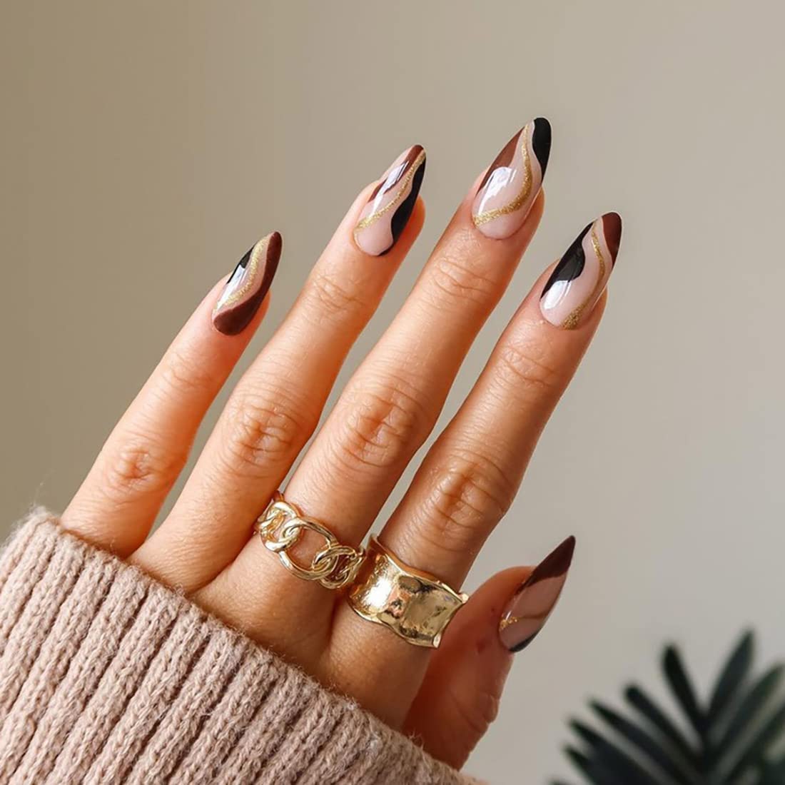 Pointed Nail Shape