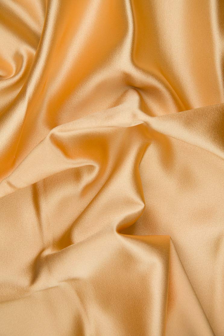 Tela De Satén Color Crema Satén De Seda Color Crema Beige. Pliegues