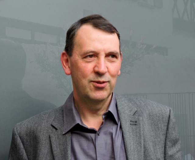 Amazon.co.uk: Phil Mullan: books, biography, latest update