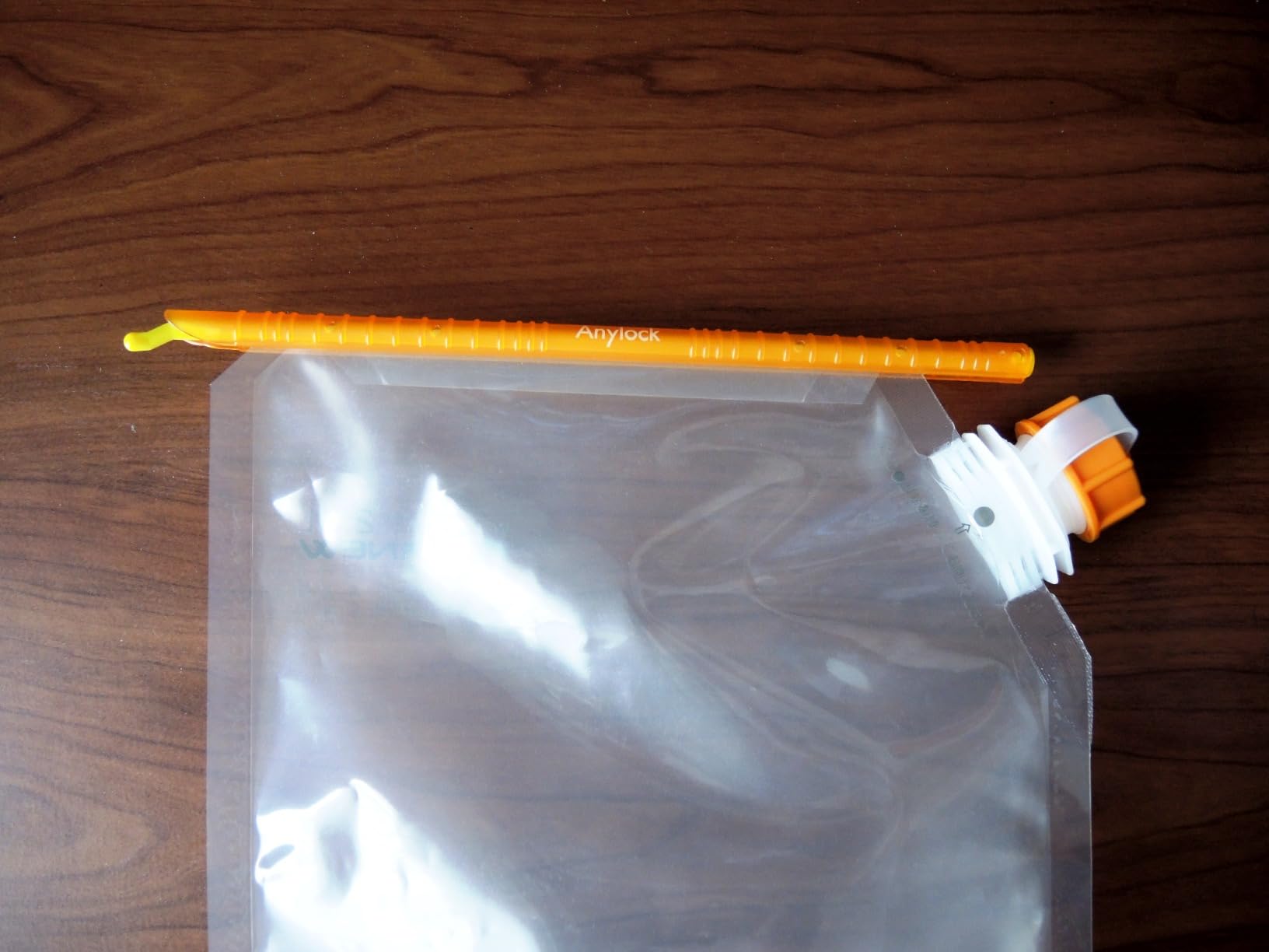 Amazon | エバニュー(EVERNEW) Water bag 2L EBY724 | エバニュー(EVERNEW) | ポリタンク・ウォータータンク