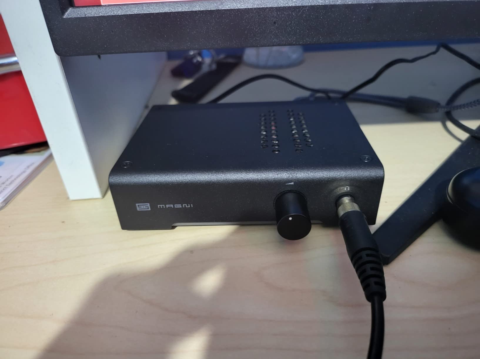 Amazon.com: Schiit Magni 3+B Headphone Amplifier and Preamp : Electronics